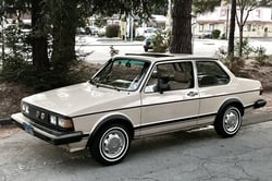 Los autos clásicos Volkswagen más icónicos y su historia fascinante